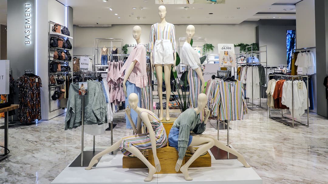 Vestuario de mujer y calzado deportivo son la tendencia del consumo de ...