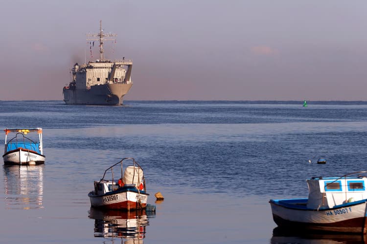 Este jueves llegaron a La Habana dos barcos con 800 toneladas de ...